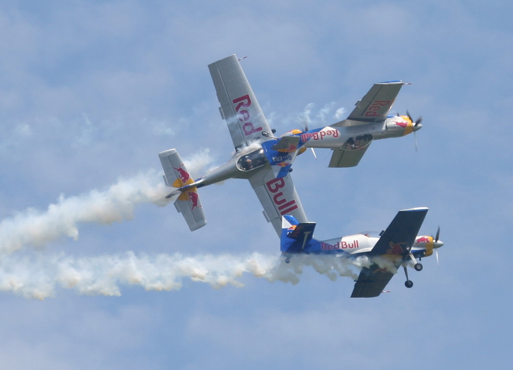 flying bulls bei der Airpower09 Foto & Bild | luftfahrt, air shows ...