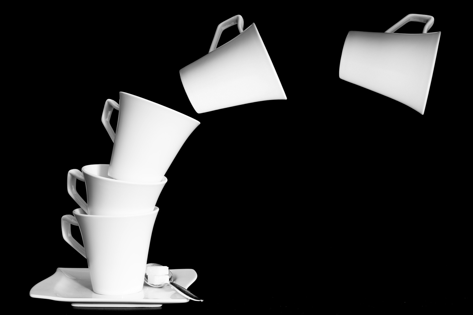 Flying Cups Foto & Bild | stillleben, food-fotografie, fotomontage ...