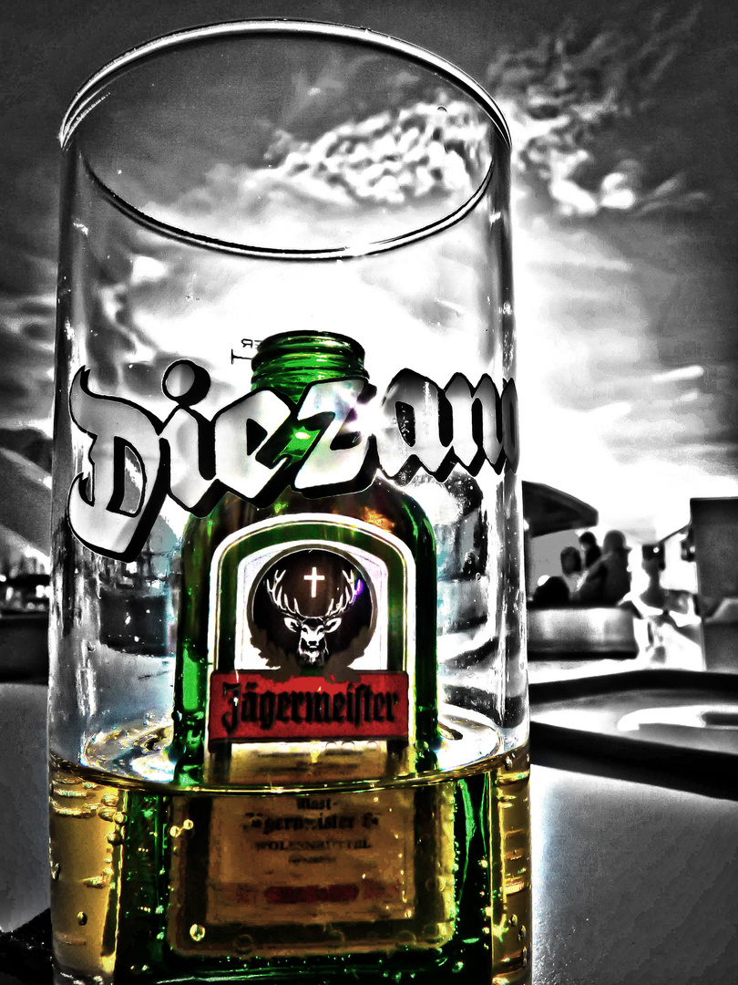 Flying Hirsch Foto & Bild | bearbeitungs - techniken, pseudo- hdr, bar ...