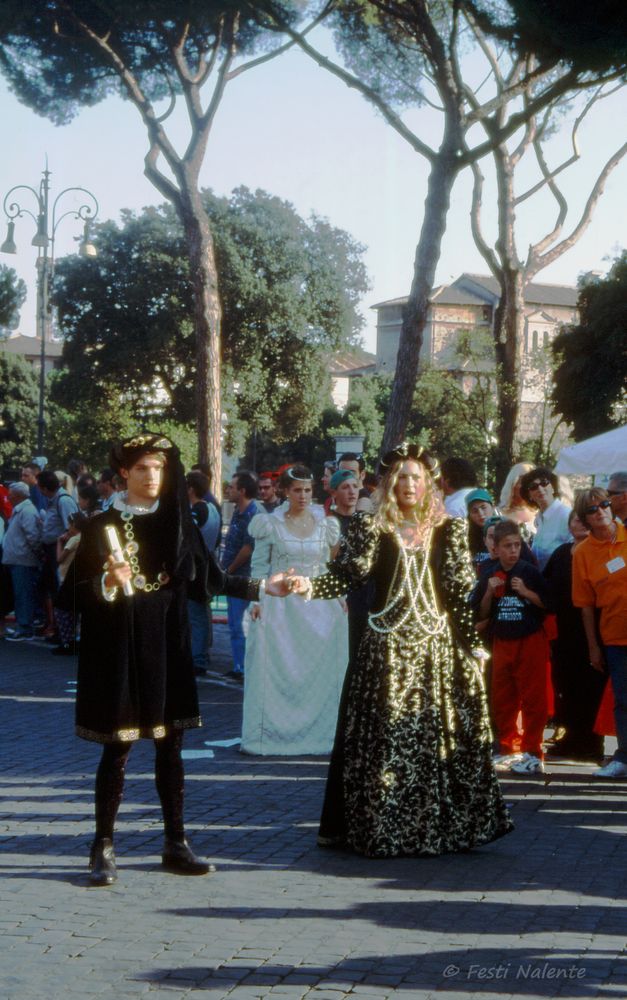 Folklore Umzug In Rom Auf Der Via Dei Fori Imperiali Foto And Bild