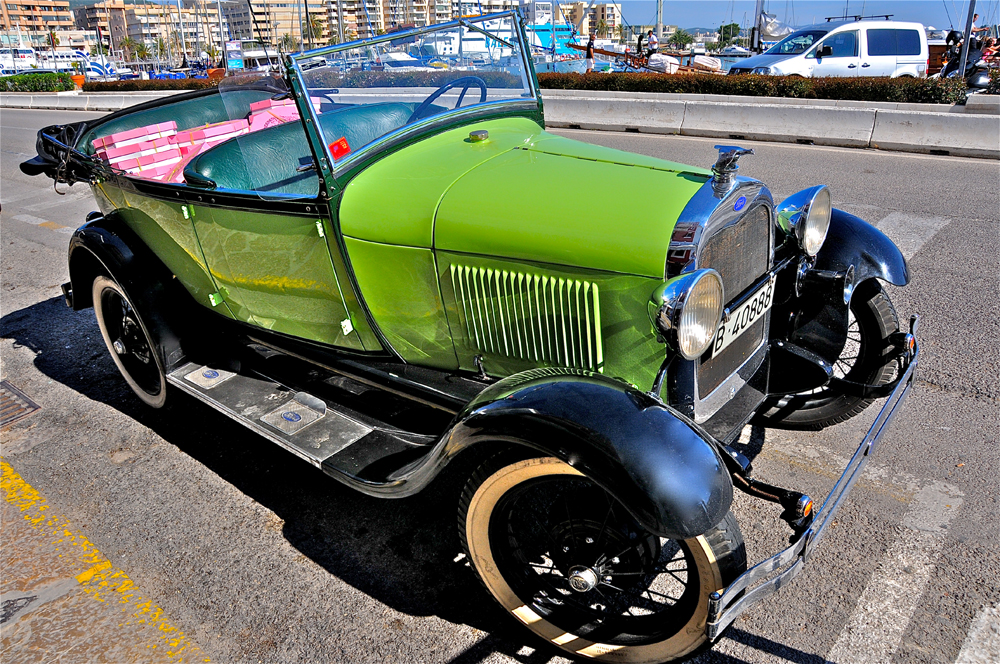 Ford-Oldtimer. Foto & Bild | europe, balearic islands, spain Bilder auf ...