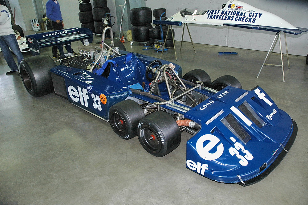 Formel 1 Exote Tyrell mit 6 Rädern... Foto & Bild | sport, motorsport ...