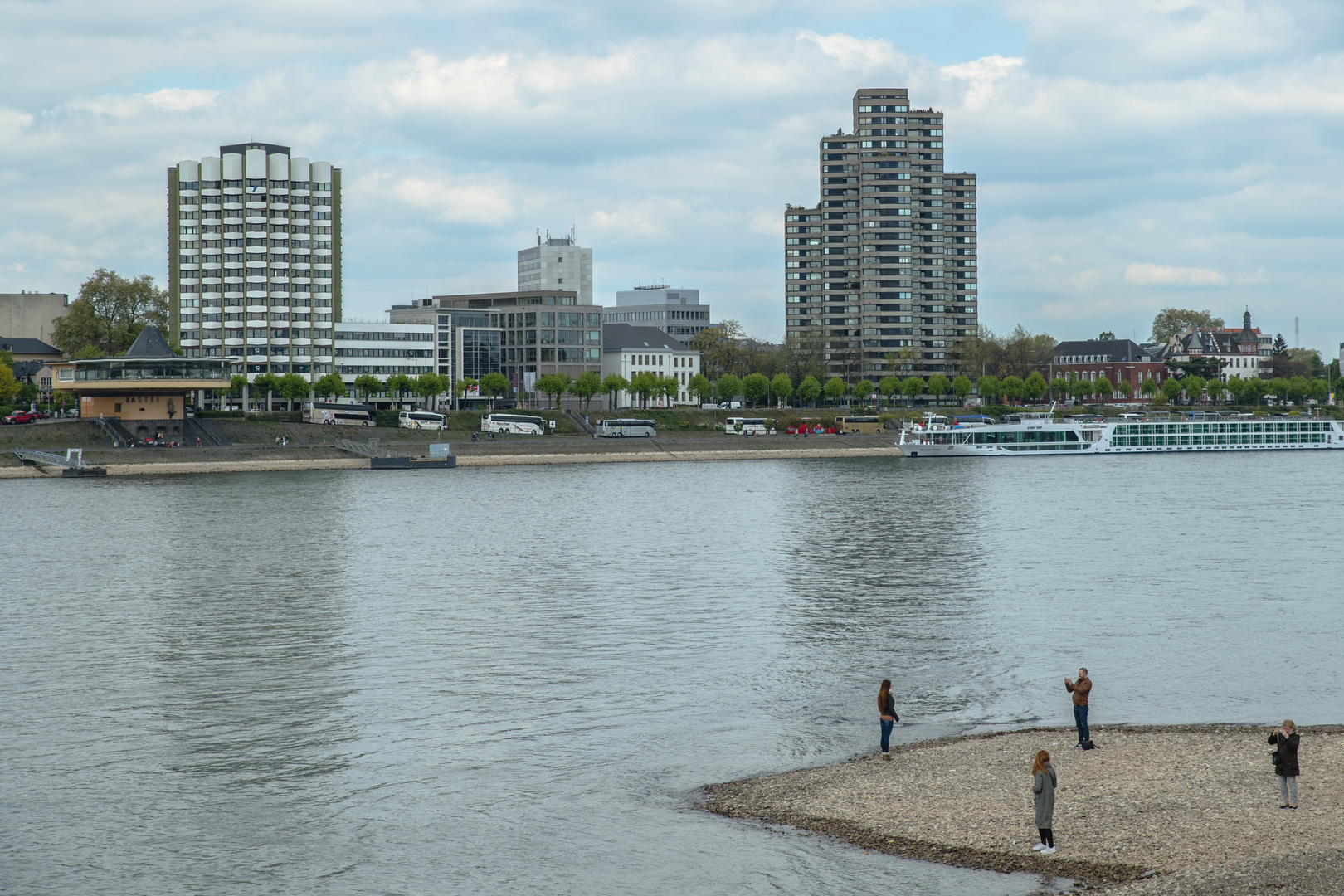 Fotoshooting am Rhein Foto & Bild | erwachsene, menschen in der ...