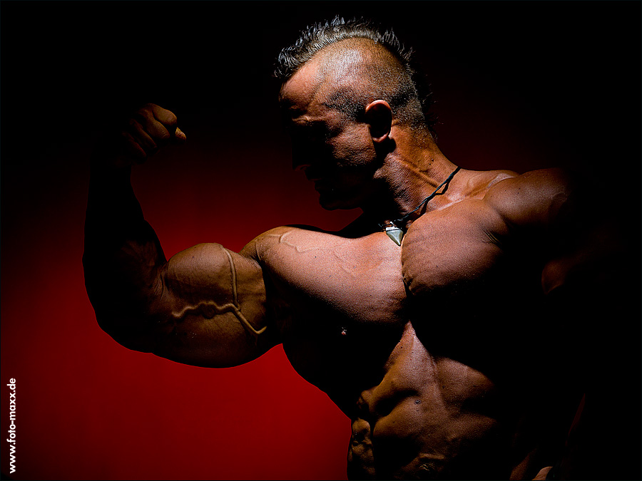 Fotoshooting "Bodybuilder" Foto & Bild | erwachsene, menschen Bilder ...