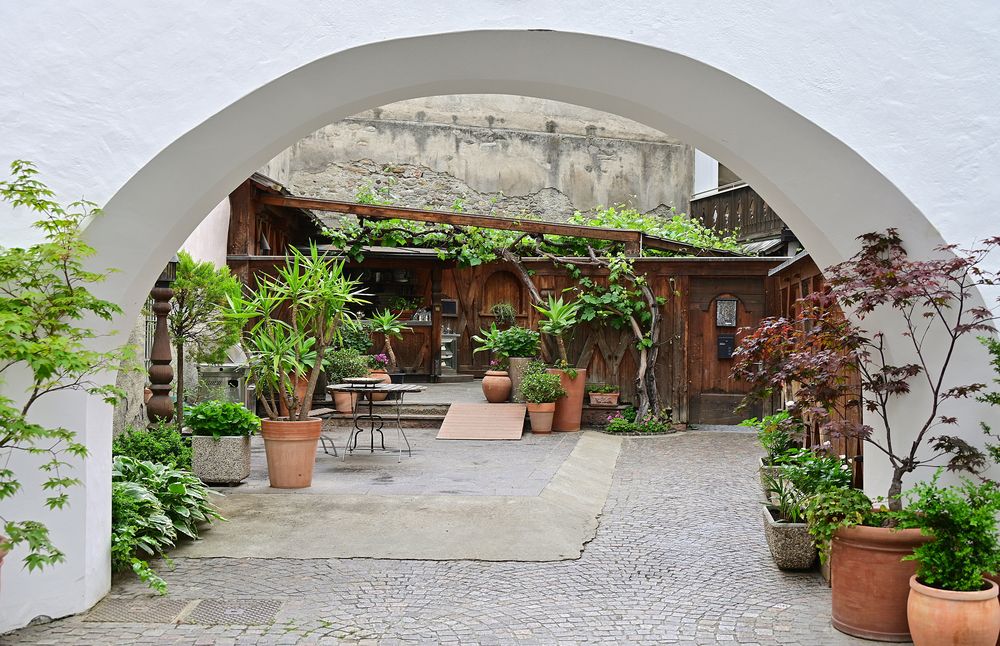 Fotowettbewerb 2022. Innenhof, begrünt, gemütlich, einladend Foto ...