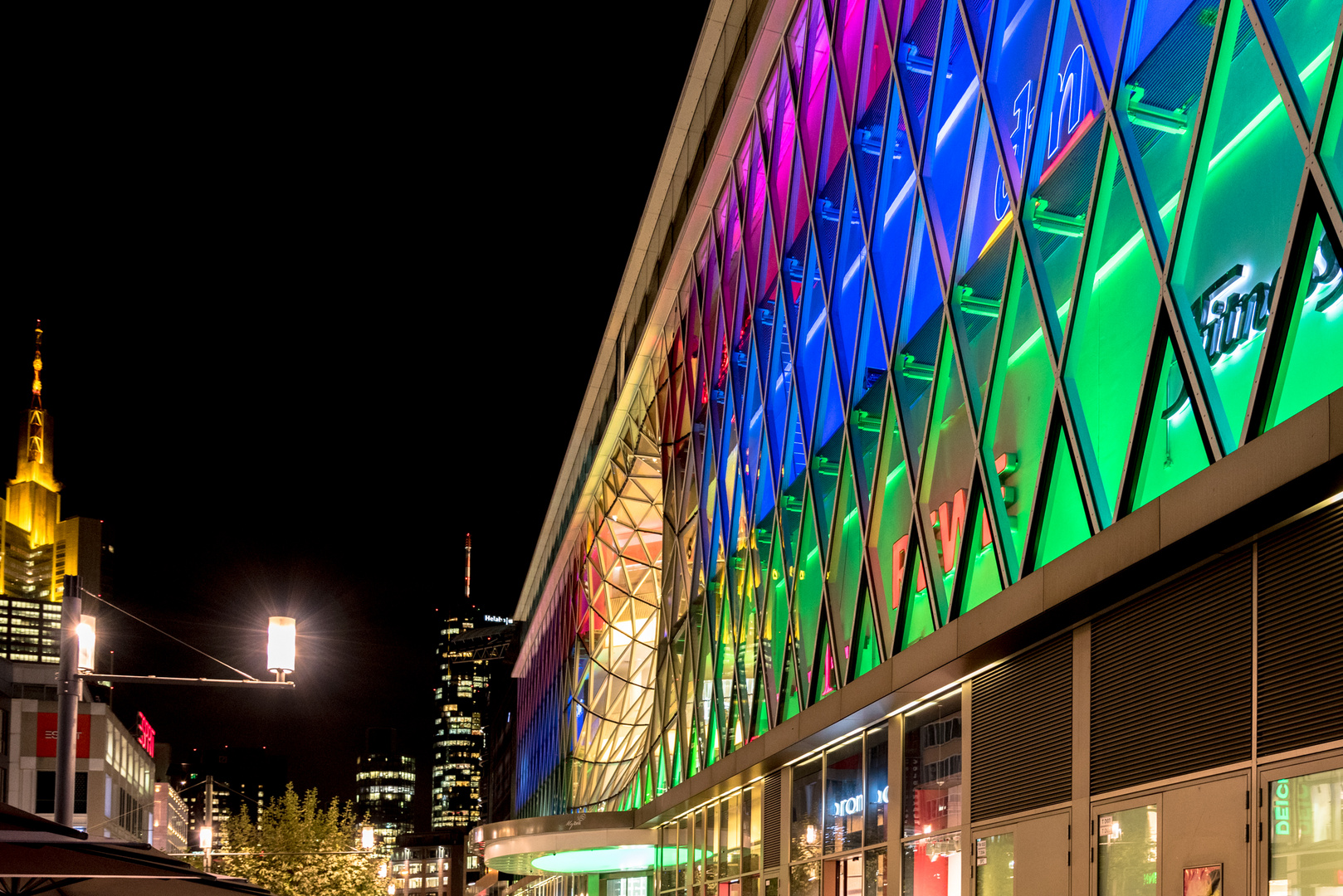 Frankfurt My Zeil Foto & Bild | architektur, architektur bei nacht ...
