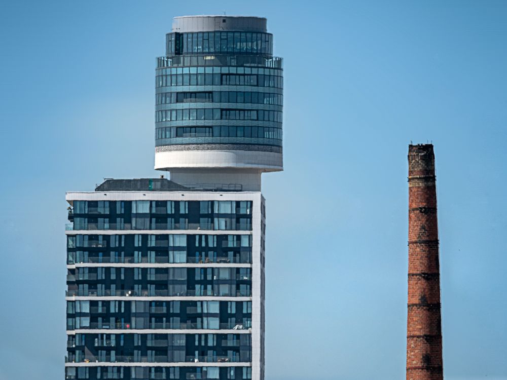 Frankfurt. Zwei Spitzen. Foto & Bild | city, world, blau Bilder auf ...