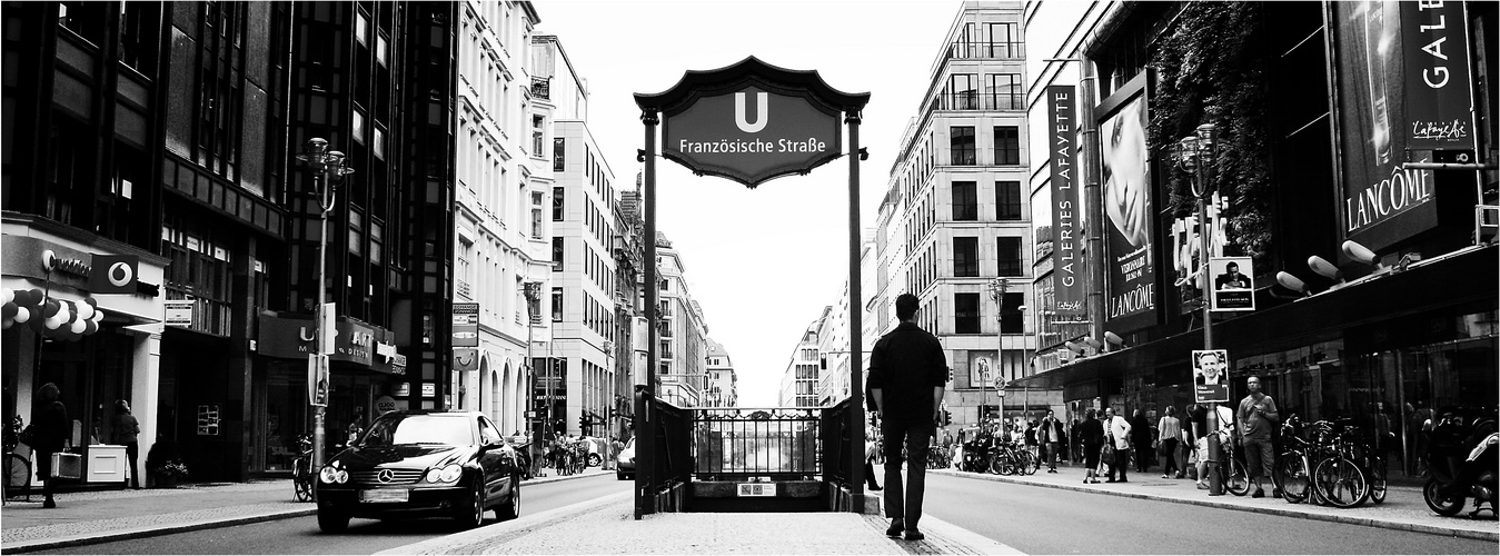 Französische Straße, Berlin. Foto & Bild | streetfotografie mit menschen, street: spontane ...