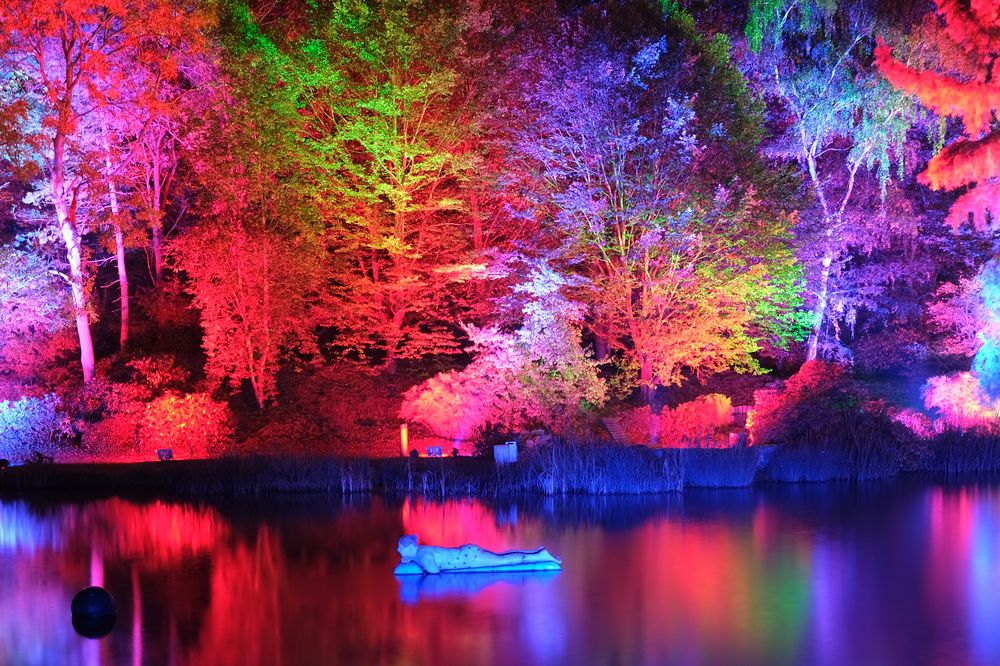 Frau im Bade Foto & Bild | abstraktes, farben, knallebunt Bilder auf ...