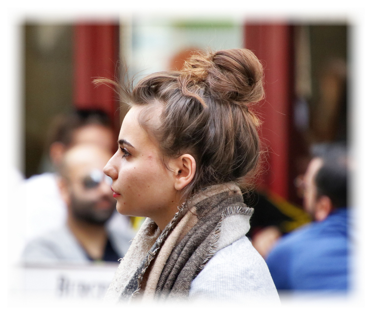 Frau mit Dutt. Foto & Bild | erwachsene menschen, portrait ...