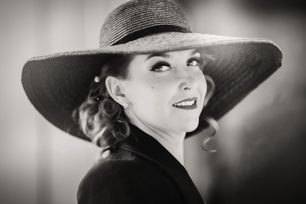 Frau mit Hut Foto & Bild | fotos, outdoor, portrait Bilder auf ...