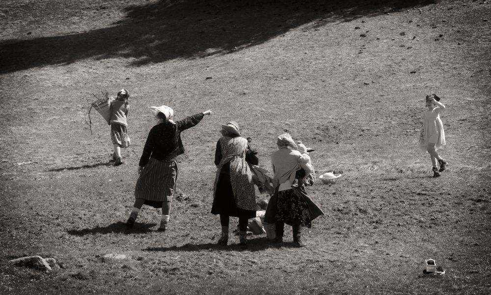 Frauen und Kinder Foto & Bild | erwachsene menschen, streetfotografie mit menschen, kinder und ...