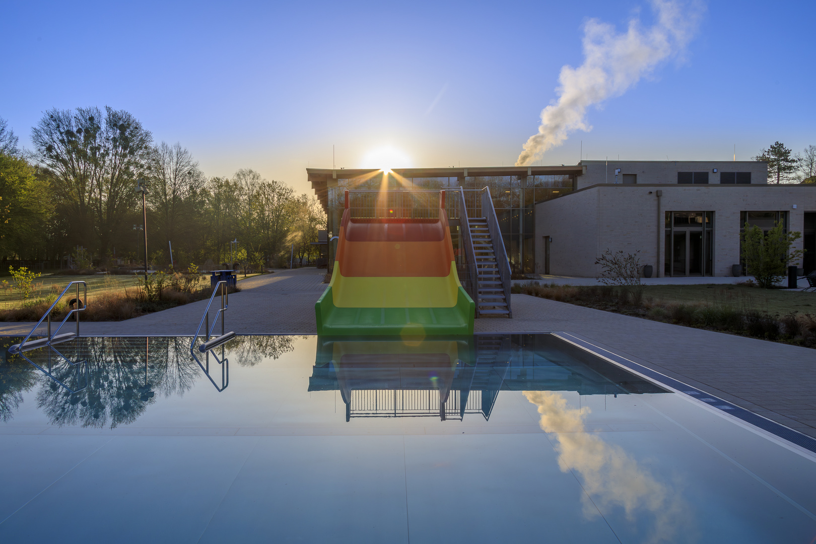 Freibad... Foto & Bild | projekte, dienstag ist spiegeltag, thementage ...