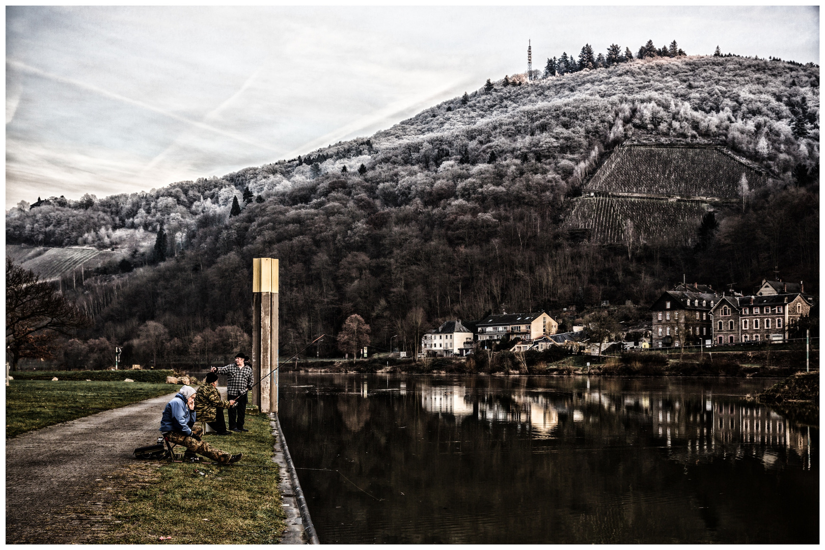 Freitag ist Fischtag Foto & Bild | streetfotografie mit menschen, kommunikation; grafik; szenen ...