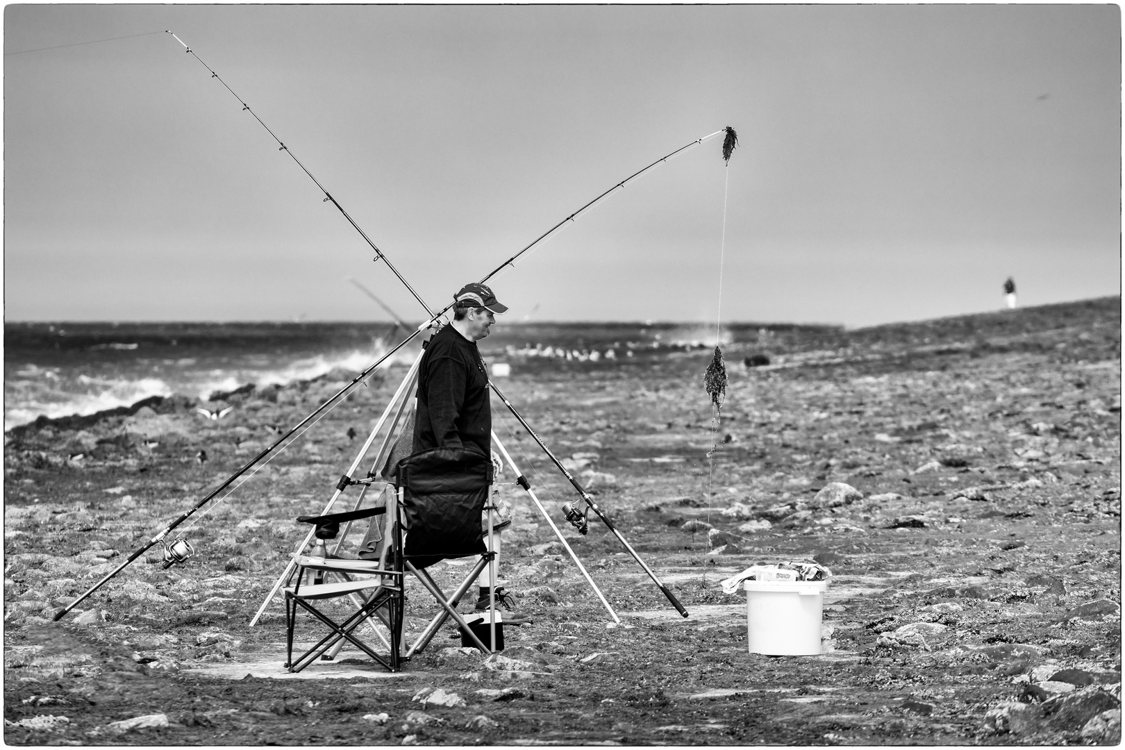 Freitag ist Fischtag Foto & Bild | erwachsene menschen, streetfotografie mit menschen, fotokunst ...