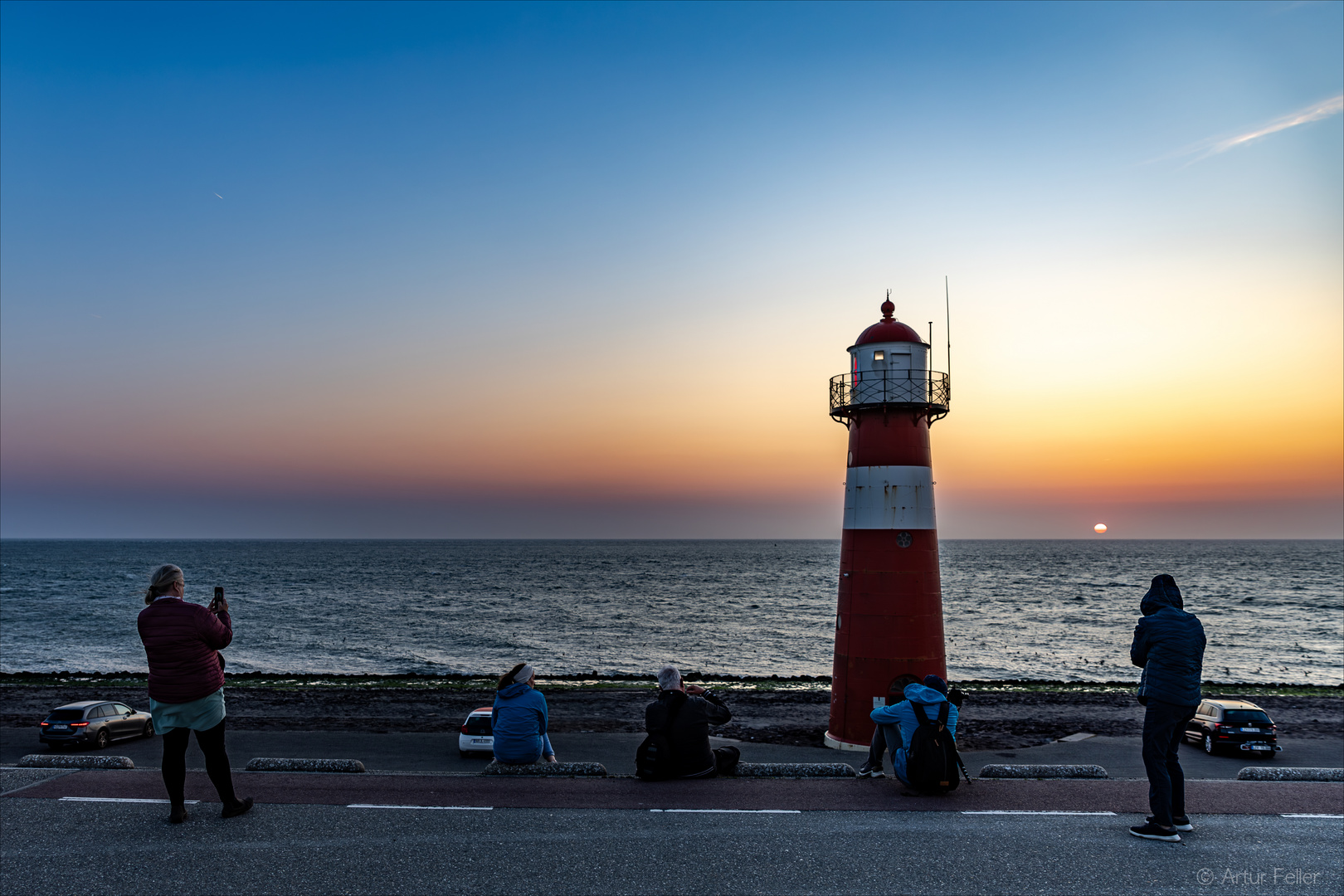 Freitag ist Fischtag Foto & Bild | architektur, streetfotografie mit menschen, fotokunst Bilder ...