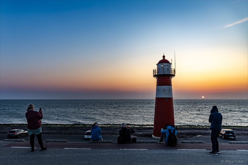 Freitag ist Fischtag Foto & Bild | architektur, streetfotografie mit menschen, fotokunst Bilder ...