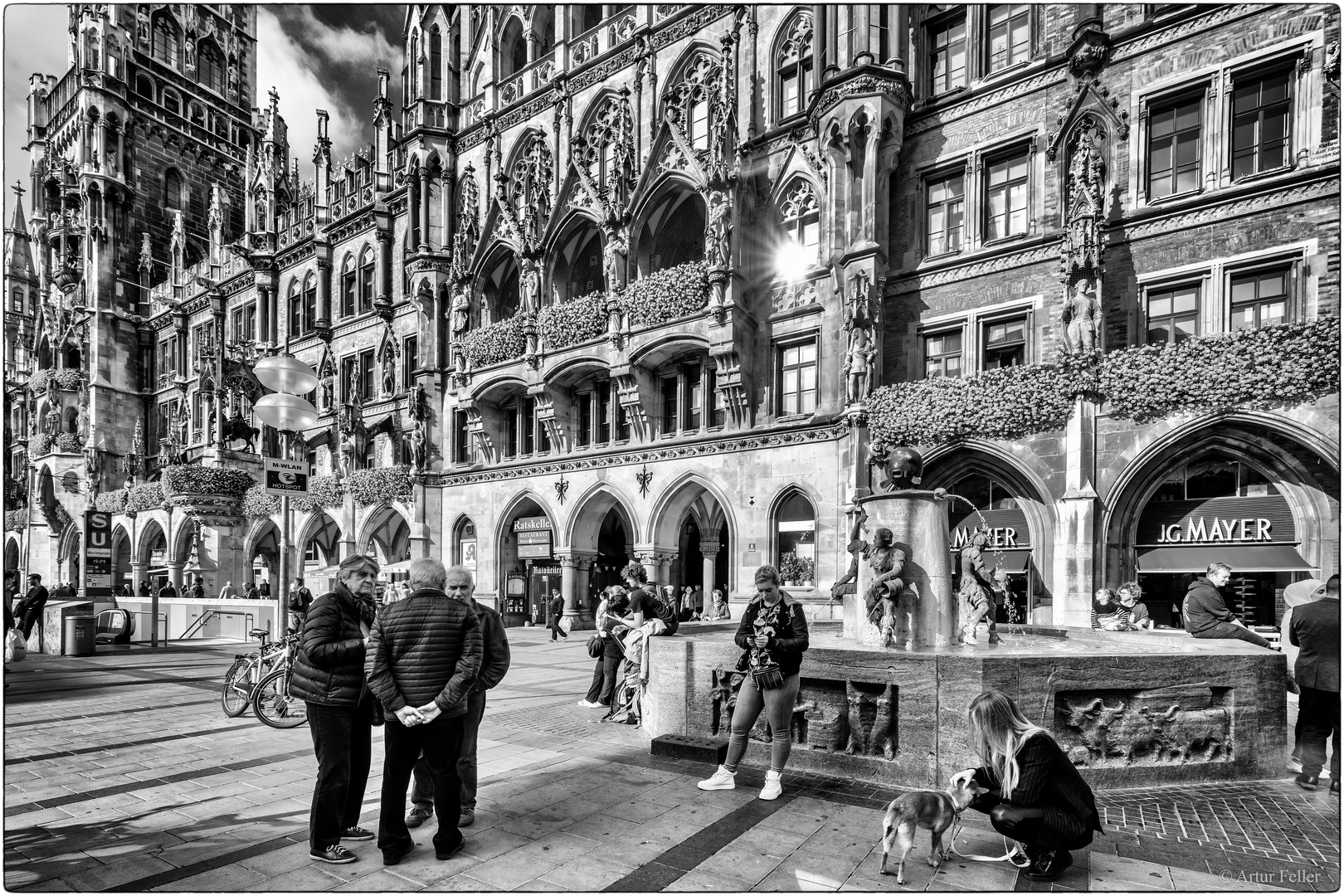 Freitag ist Fischtag Foto & Bild | architektur, streetfotografie mit menschen, zierbrunnen ...