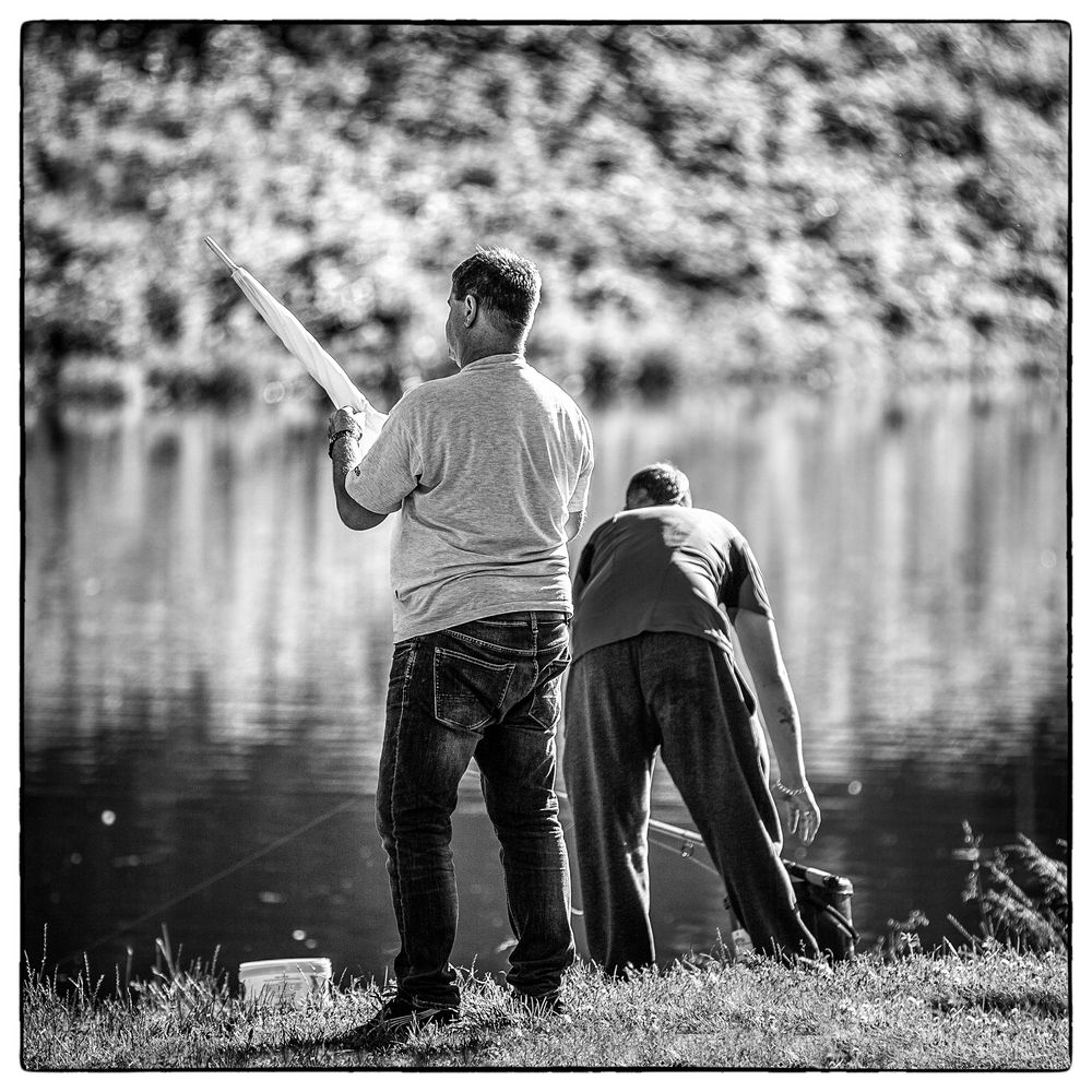 Freitag ist Fischtag Foto & Bild | erwachsene menschen, streetfotografie mit menschen, fotokunst ...