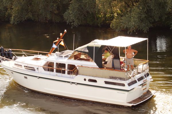 Motorboote Bilder & Fotos