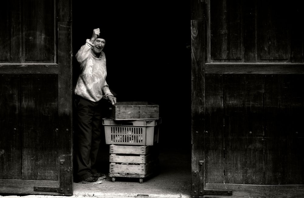 Freundlicher Bauer Foto & Bild | erwachsene menschen, streetfotografie mit menschen, menschen ...