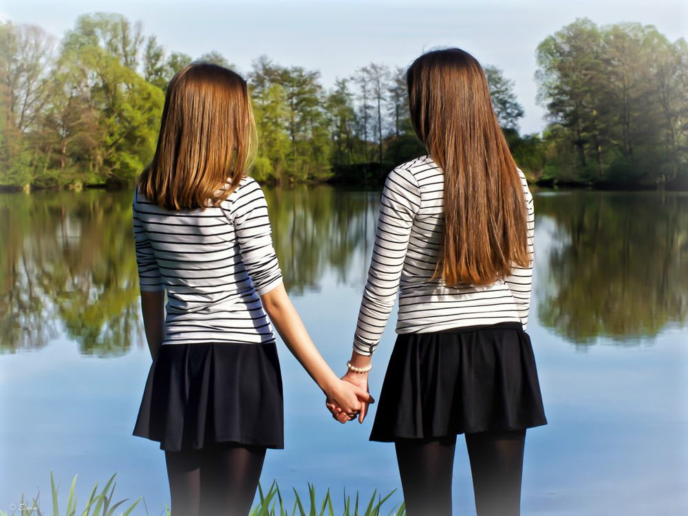 Freundschaft Foto & Bild | von mensch und tier, outdoor, mädchen Bilder ...