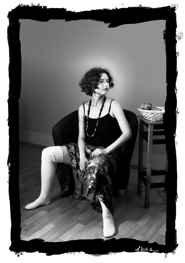 Frida - ensam Foto & Bild | fashion, indoor, frauen Bilder auf ...