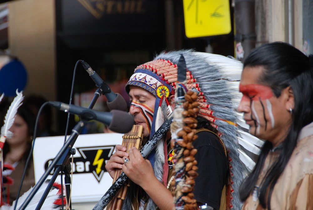 "Friedenspfeife" mal anders Foto & Bild | streetfotografie mit menschen ...