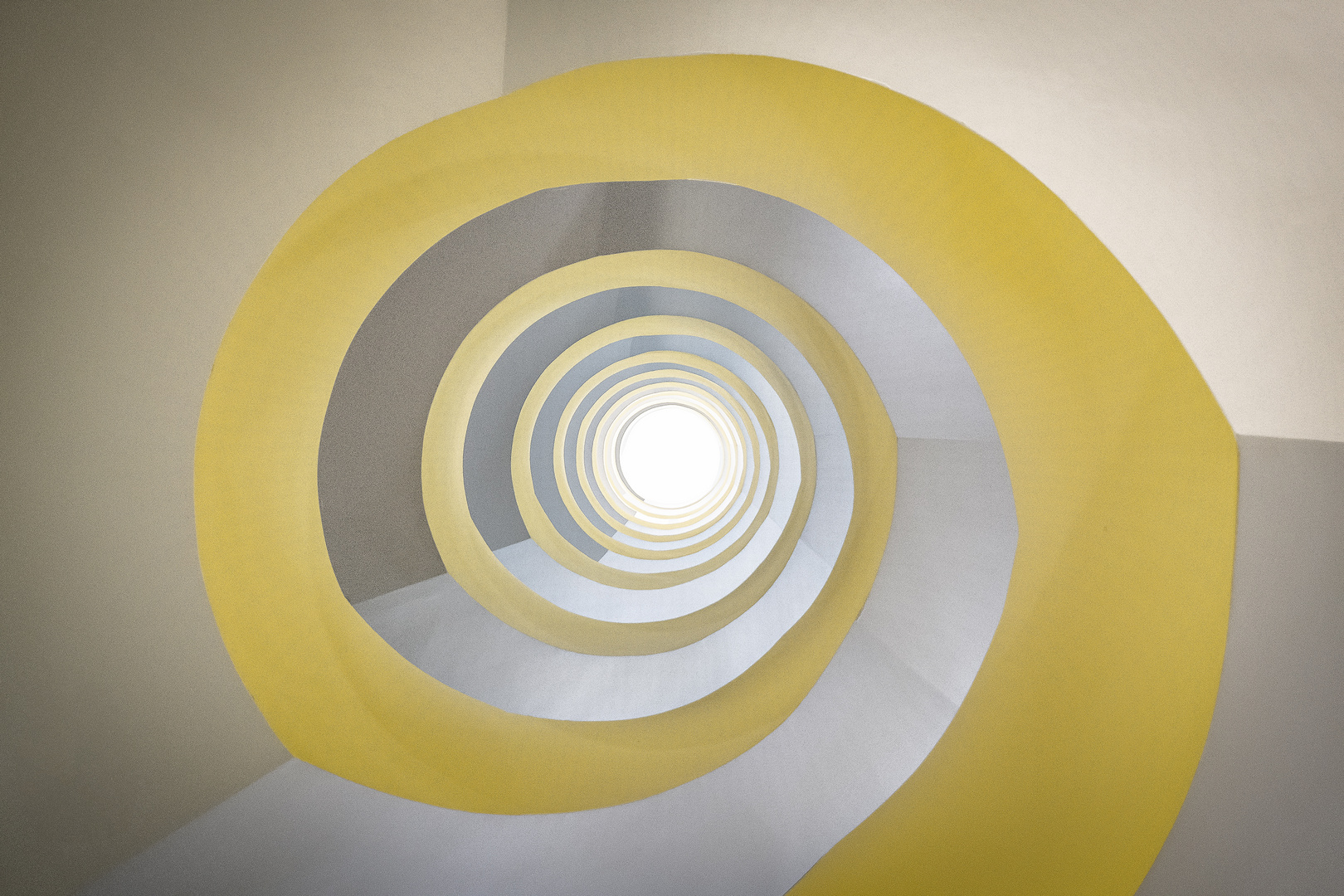 Frisch gestrichen... Foto & Bild | world, gelb, farbe Bilder auf ...