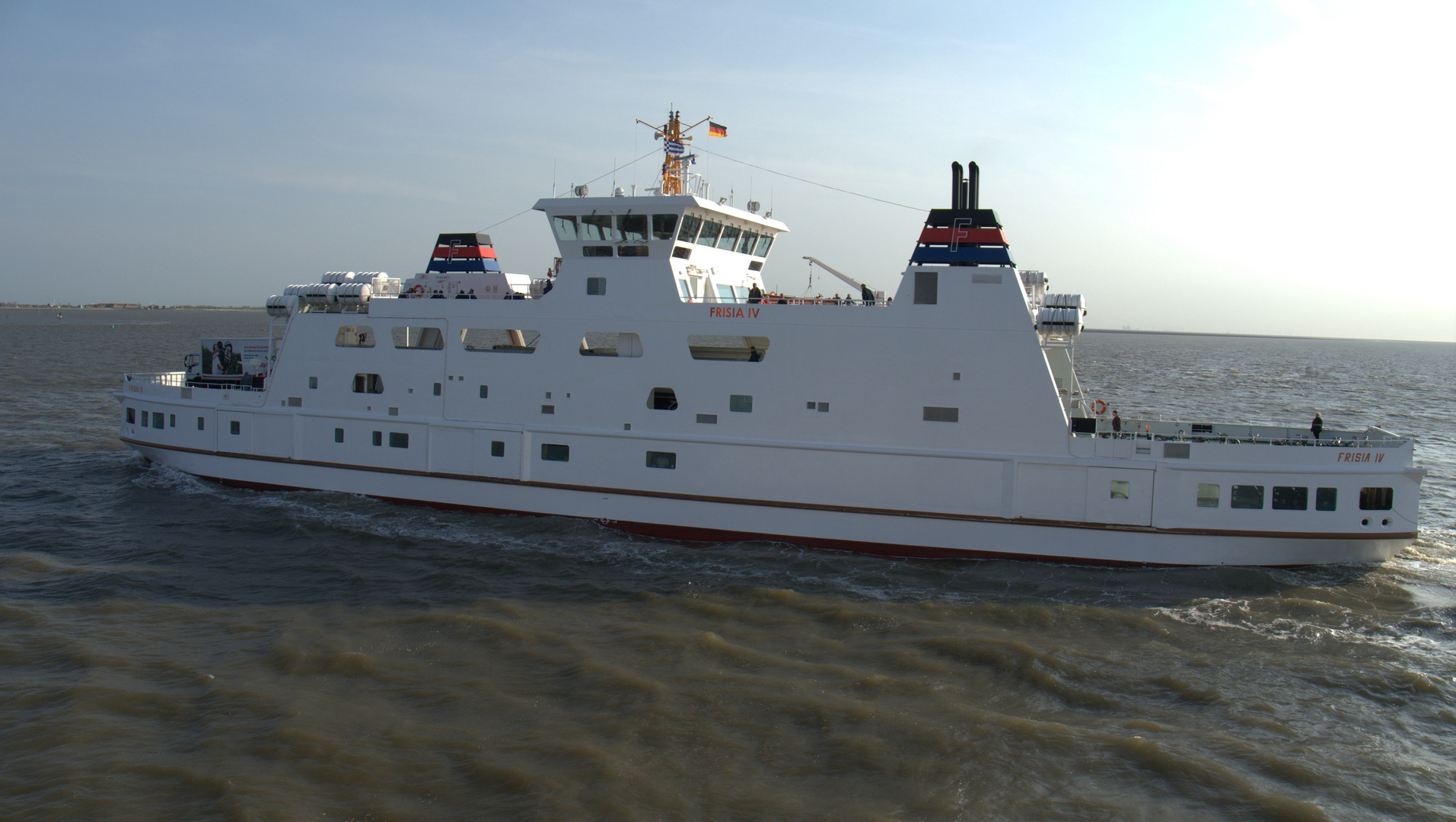 Frisia IV fährt vorbei Foto & Bild | deutschland, europe, niedersachsen ...