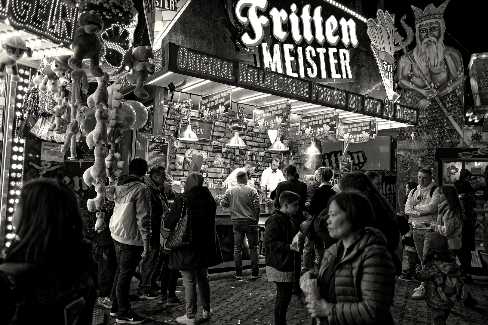 Frittenmeister ... Foto & Bild | streetfotografie mit menschen, menschen, monochrom Bilder auf ...