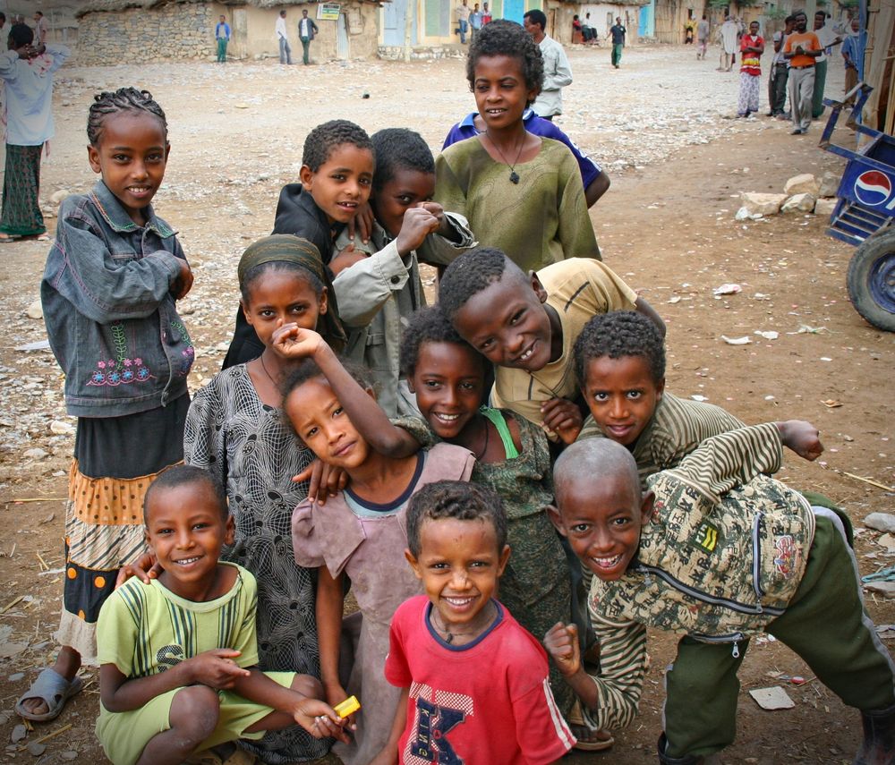 Fröhliche Kinderschar Foto & Bild | africa, eastern africa, kinder Bilder auf fotocommunity