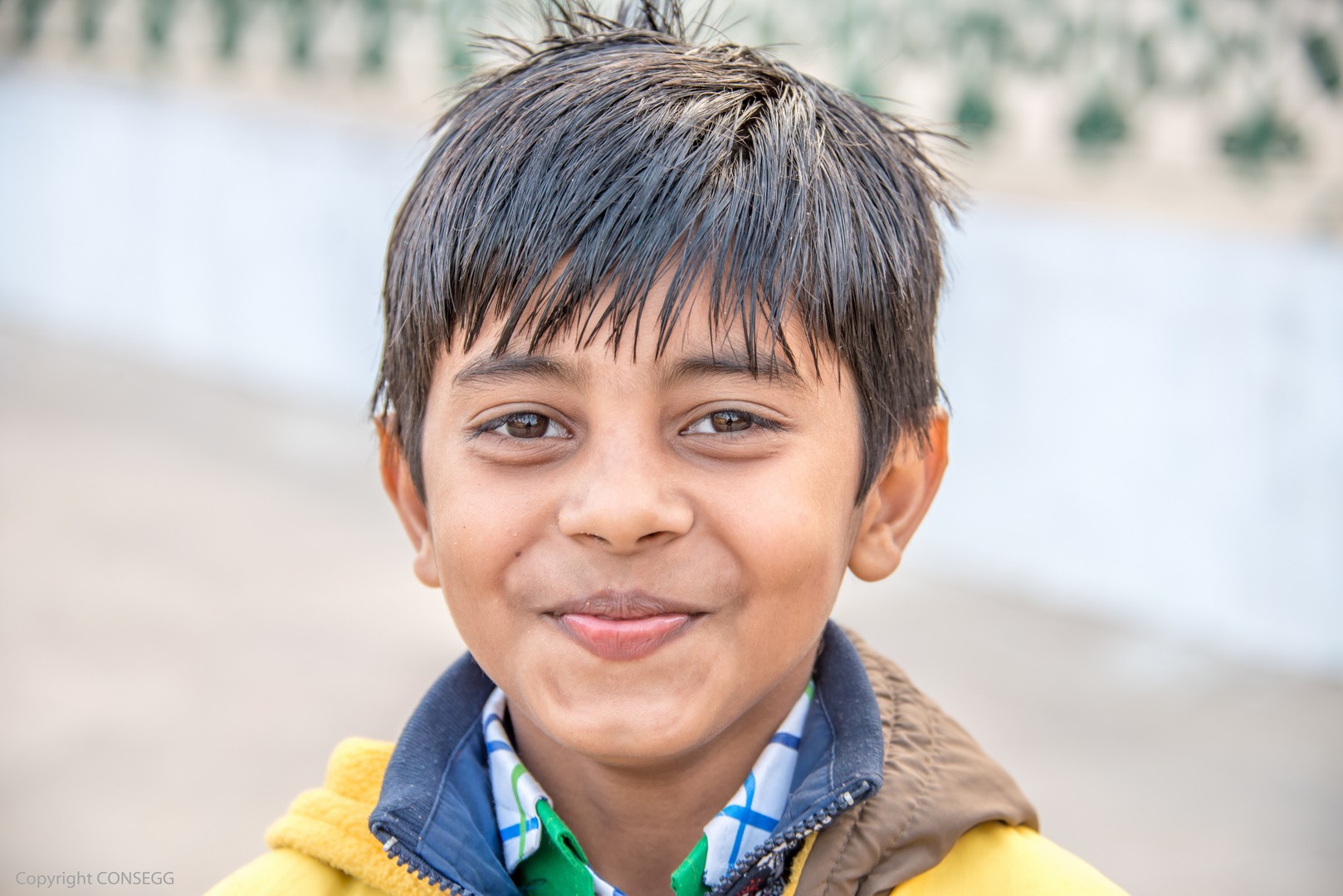 Fröhlicher Junge Foto & Bild | jugend, outdoor, street Bilder auf ...