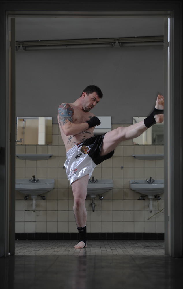 ..Front Kick... Foto & Bild | modelle stellen sich vor, männliche ...