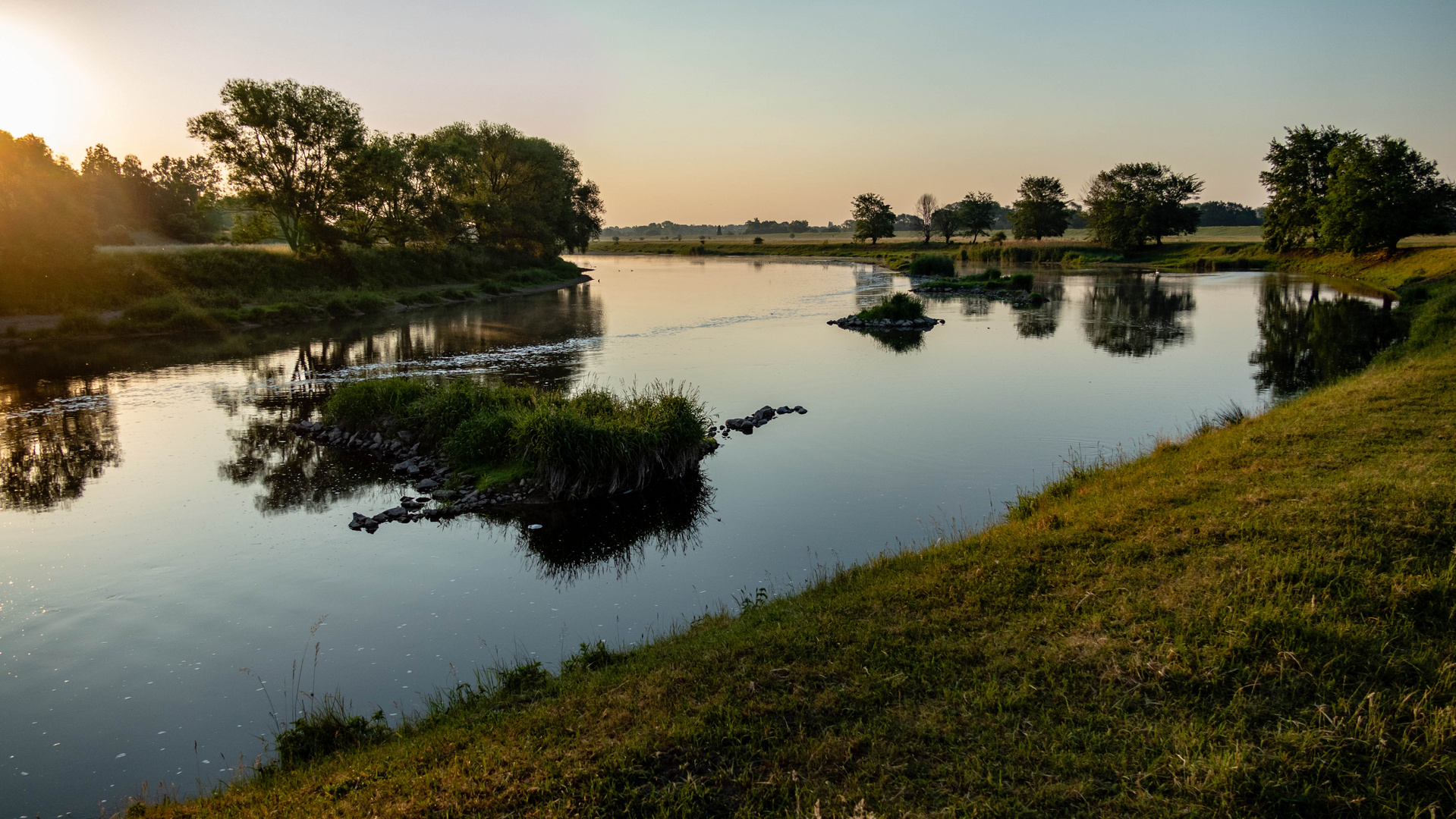 Frühmorgens an der Mulde Foto & Bild | landschaft, projekte, bach ...