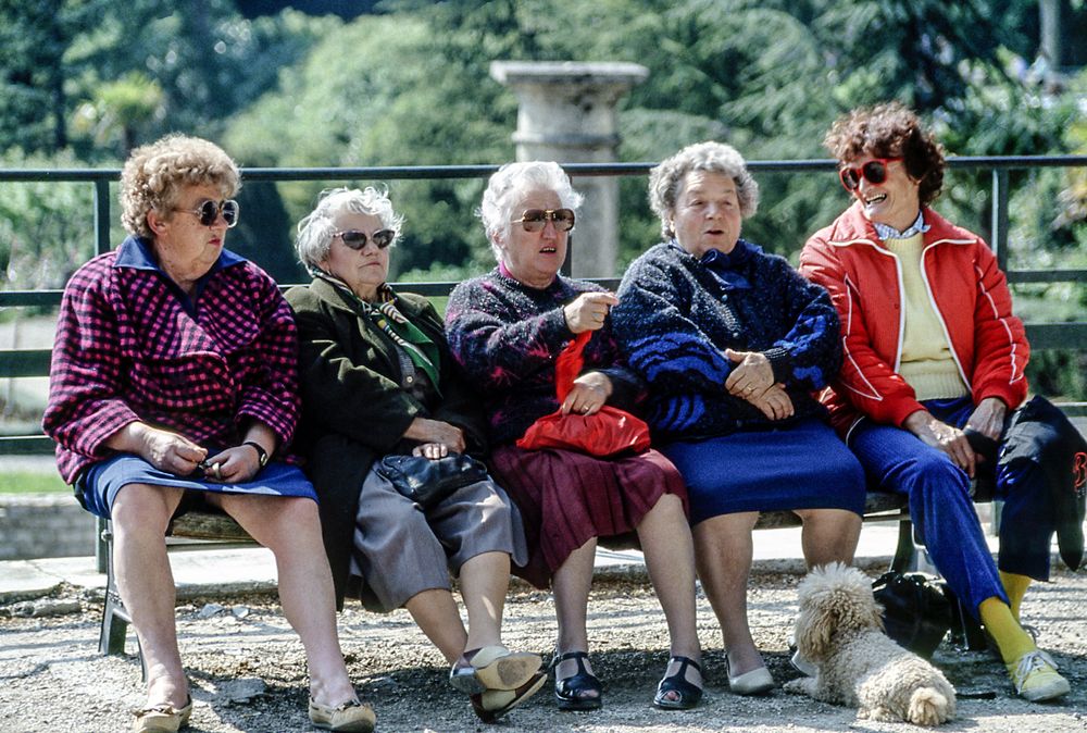 Fünf Freundinnen Foto & Bild | streetfotografie mit menschen, street: spontane portraits, street ...