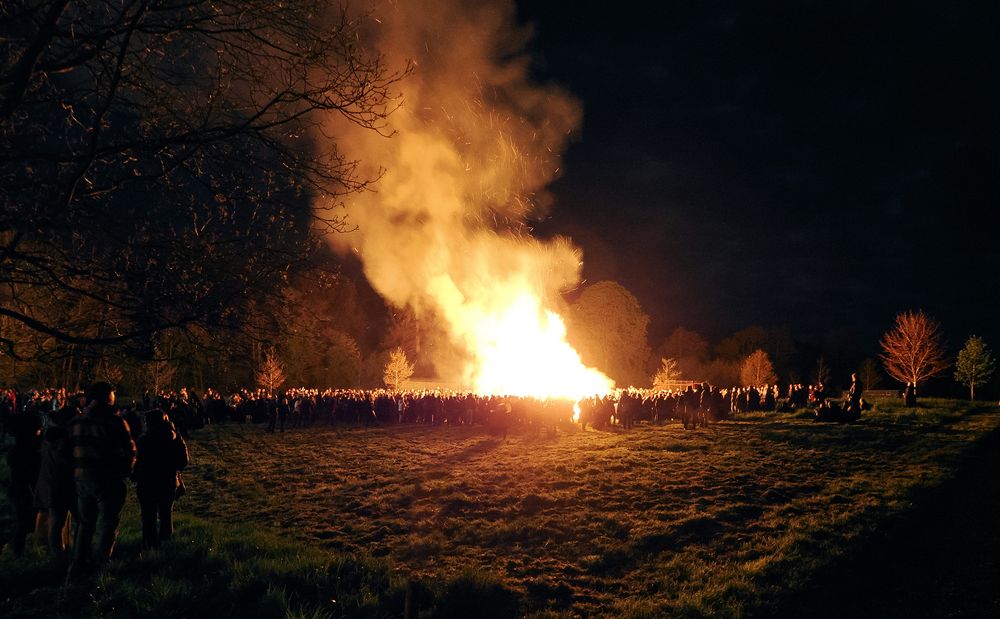 Für alle die frieren …. Foto & Bild | feuer, motive, hexenfeuer Bilder ...