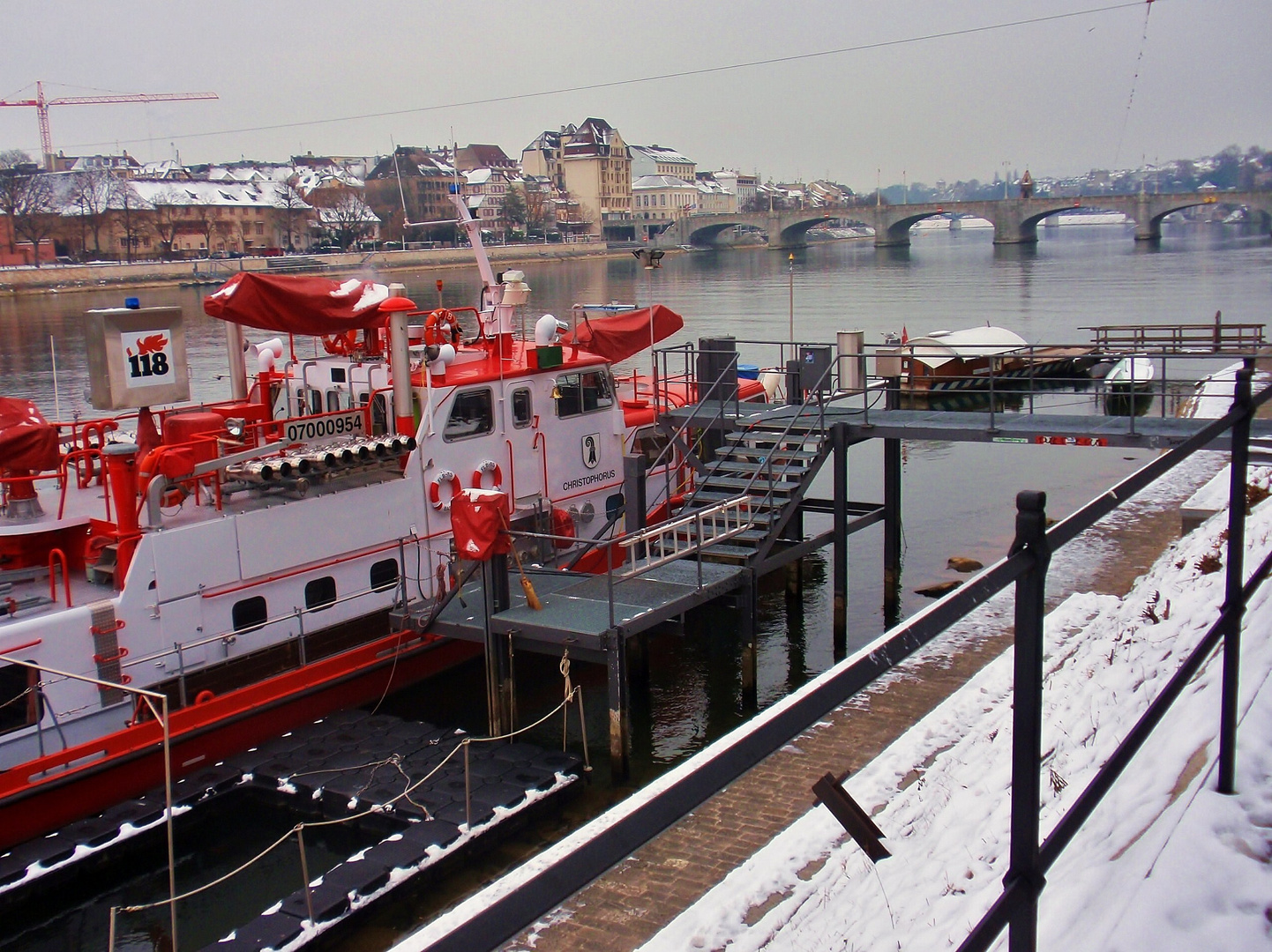 Fuerwehrschiff auf dem Rhein im schönen Basel Foto & Bild | schiffe und ...