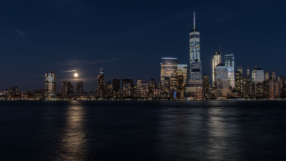 Full Moon, New York Skyline Foto & Bild | fotokunst, color fine art ...