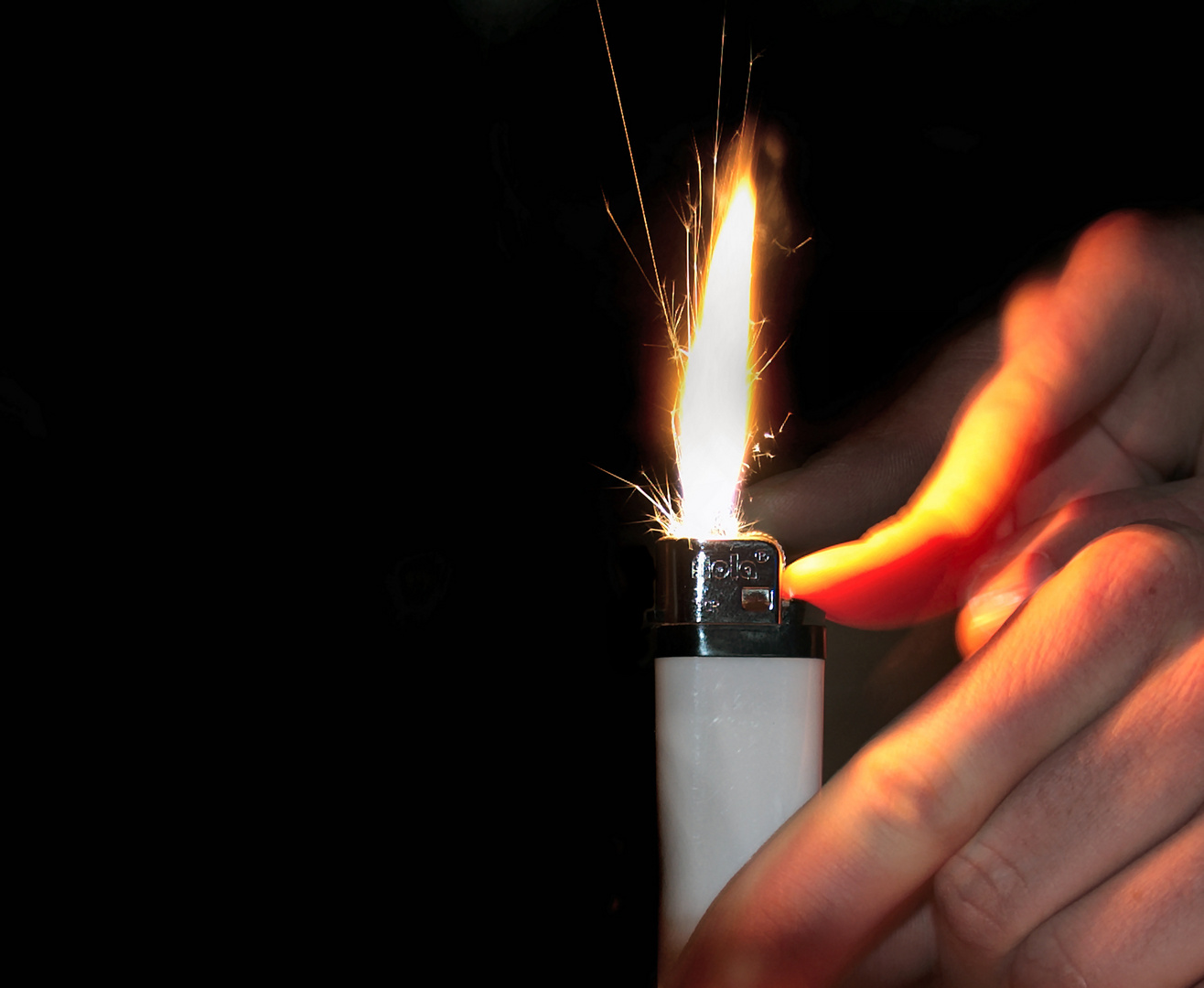 Funkenflug Foto & Bild | fotokunst, licht und feuer, licht aus feuer ...