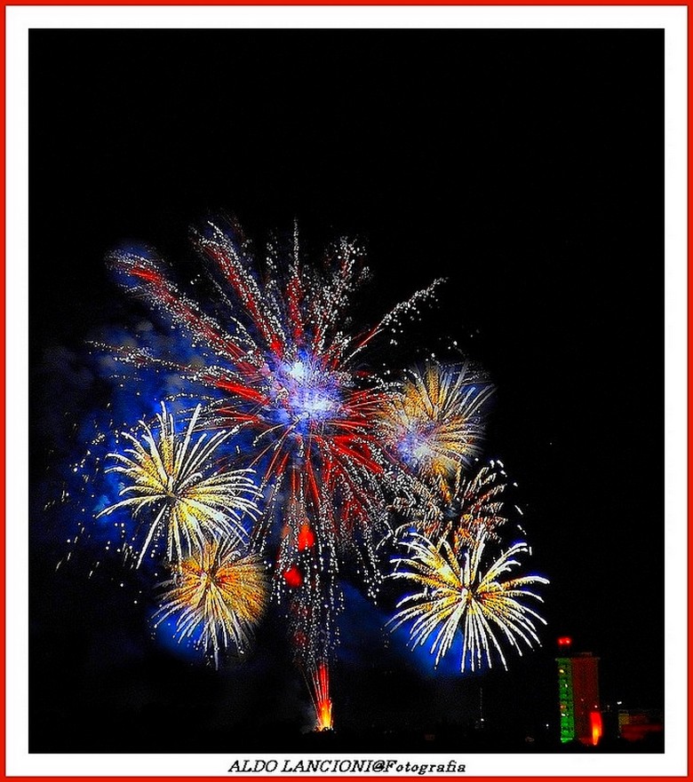 FUOCHI ARTIFICIALI Foto % Immagini| fuoco e fiamme, temi Foto su ...