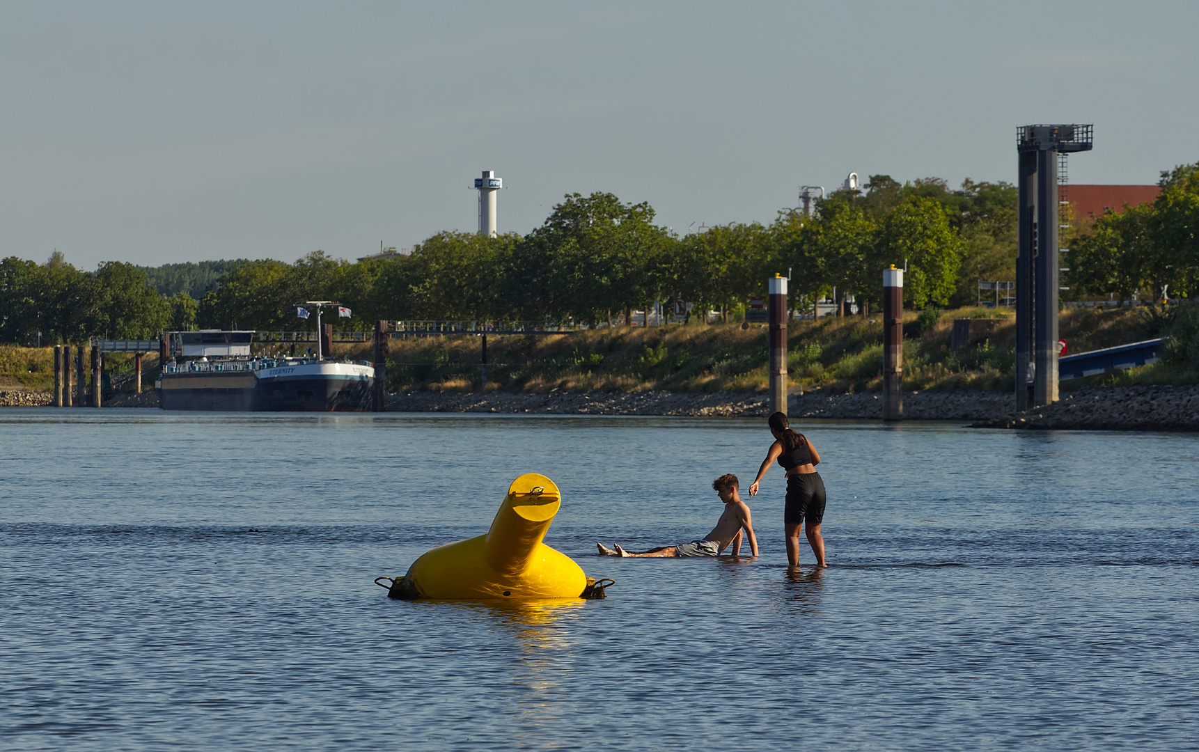 Fußbad im Rhein Foto & Bild | sommer, wasser, natur Bilder auf ...
