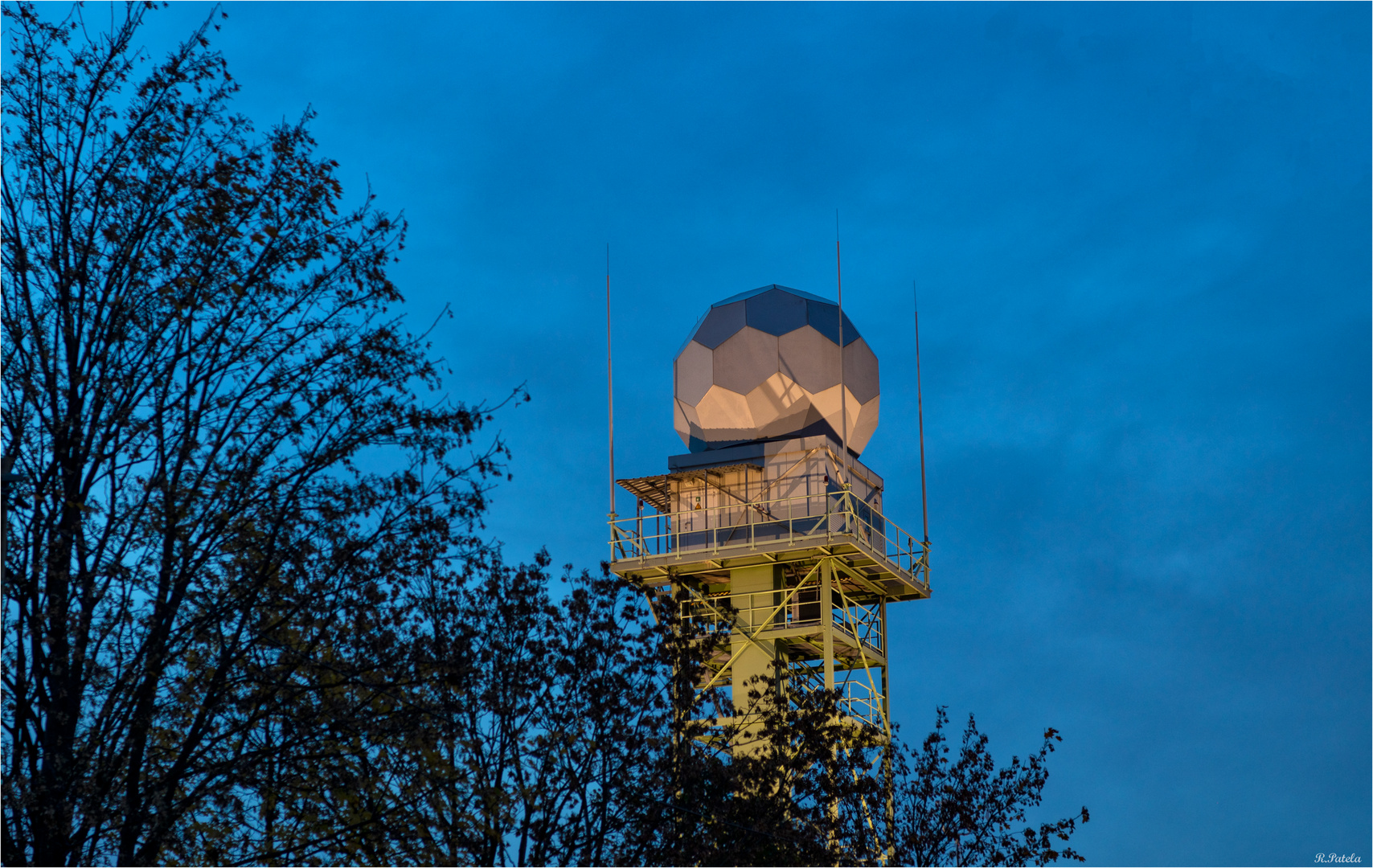 Fußball-WM geht bald los Foto & Bild | nachtaufnahme, blaue stunde ...