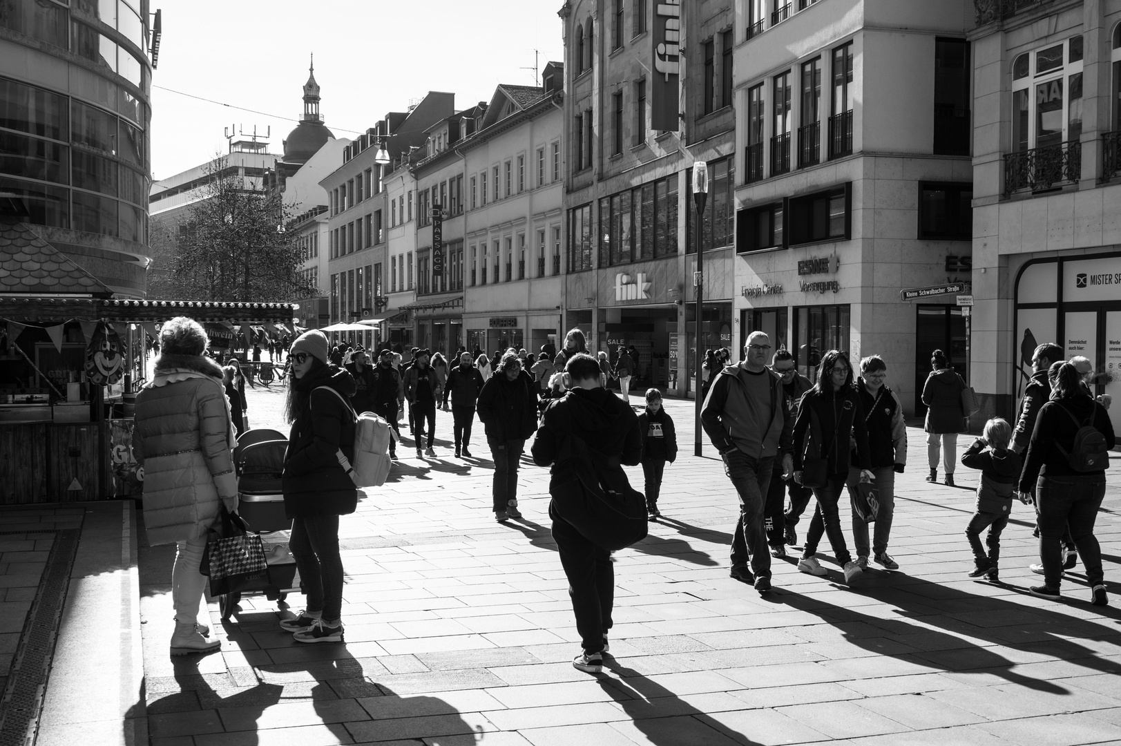 Fußgängerzone Foto & Bild | architektur, reportage dokumentation, streetfotografie mit menschen ...