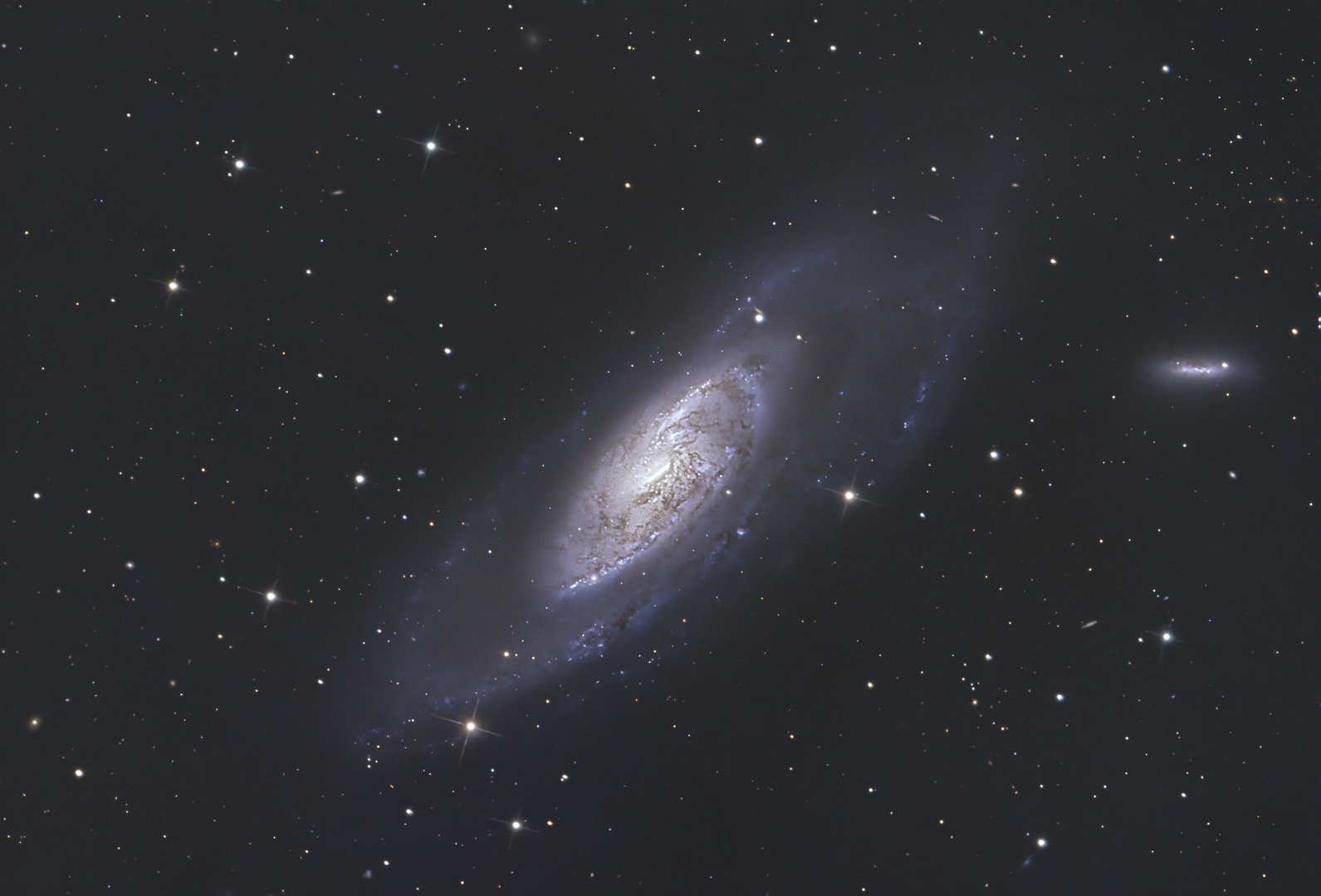 Galaxie Messier 106 Foto & Bild | jahreszeiten, astrofotografie ...