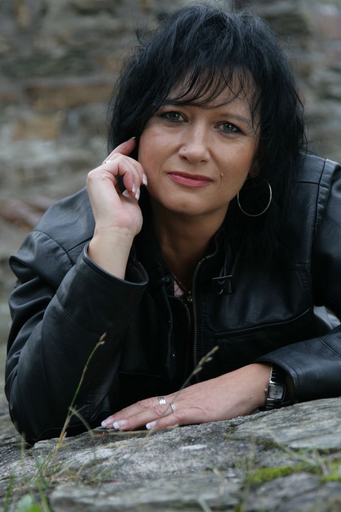 ganz entspannt Foto & Bild | portrait, portrait frauen, outdoor Bilder ...