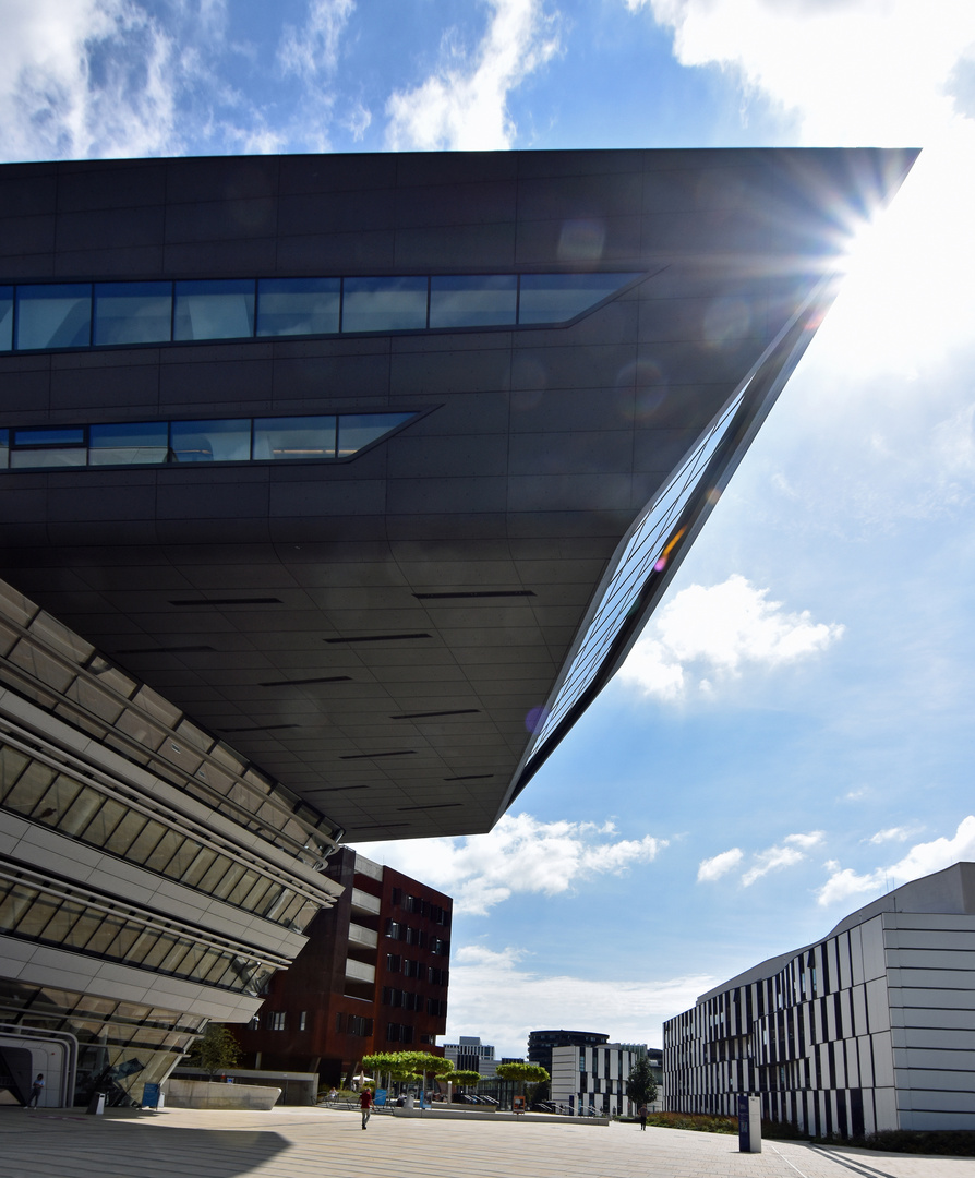 Ganz schön schräg Foto & Bild | 2022, zaha hadid, norbert lampe Bilder ...