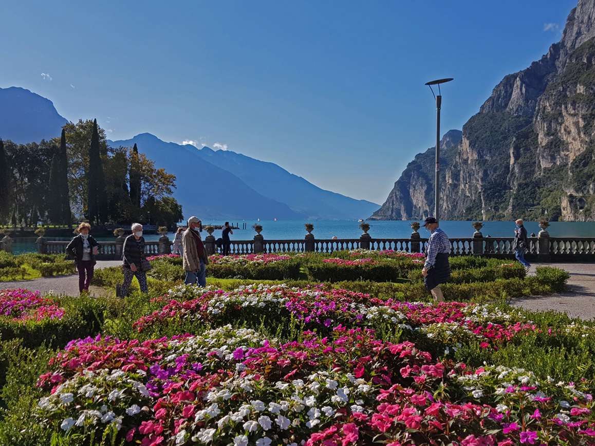Garda Promenade Foto & Bild | europe, italy, vatican city, s marino ...