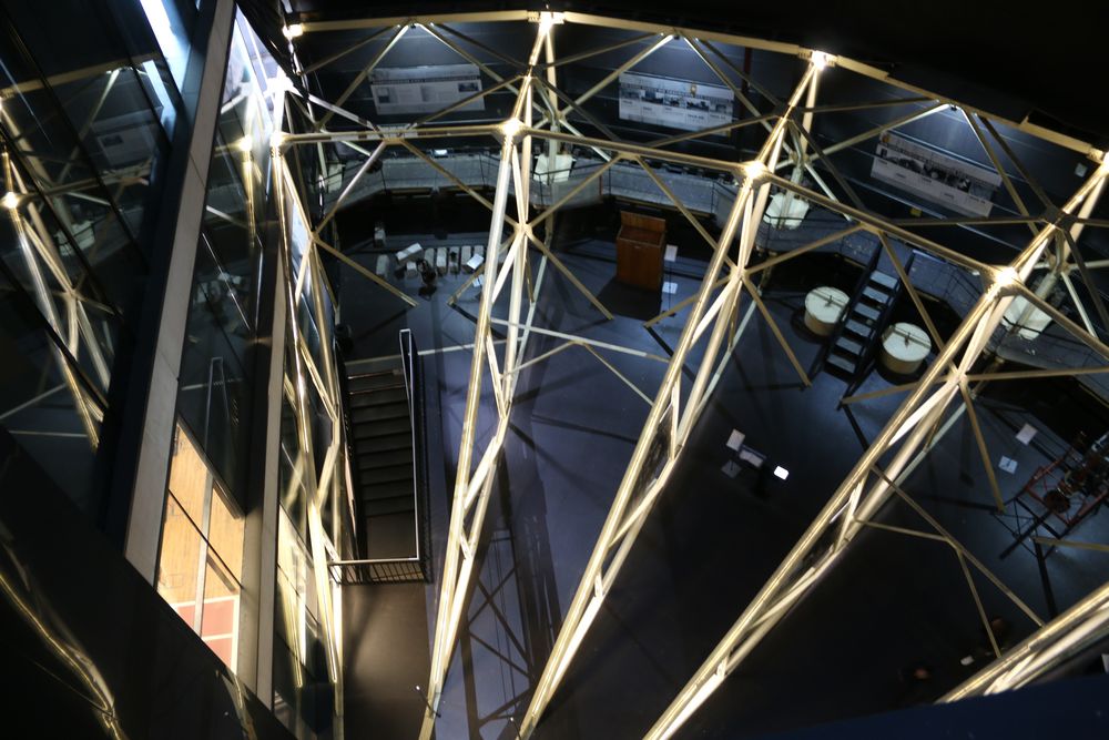 Gasometer Wuppertal Foto & Bild | formen, architektur, industrie Bilder ...