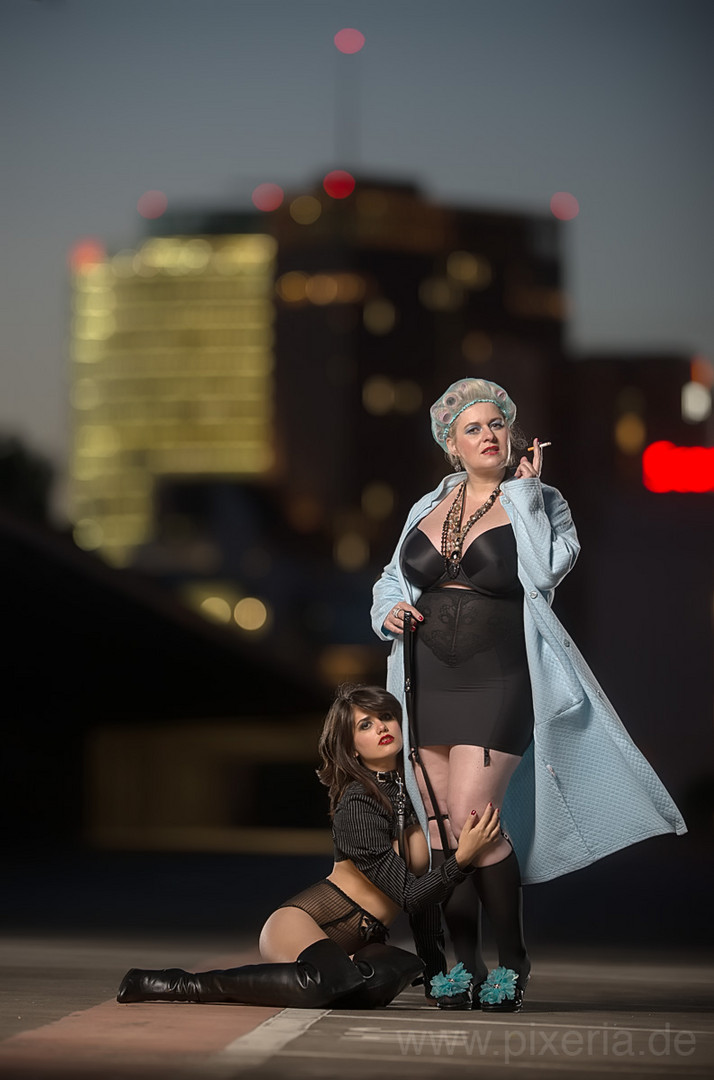 Gassi gehen Foto & Bild | modelle stellen sich vor, weibliche modelle, deutschland Bilder auf ...